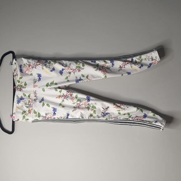 Athleta | Pants & Jumpsuits | Athleta Yoga Pants Floral Design With ...